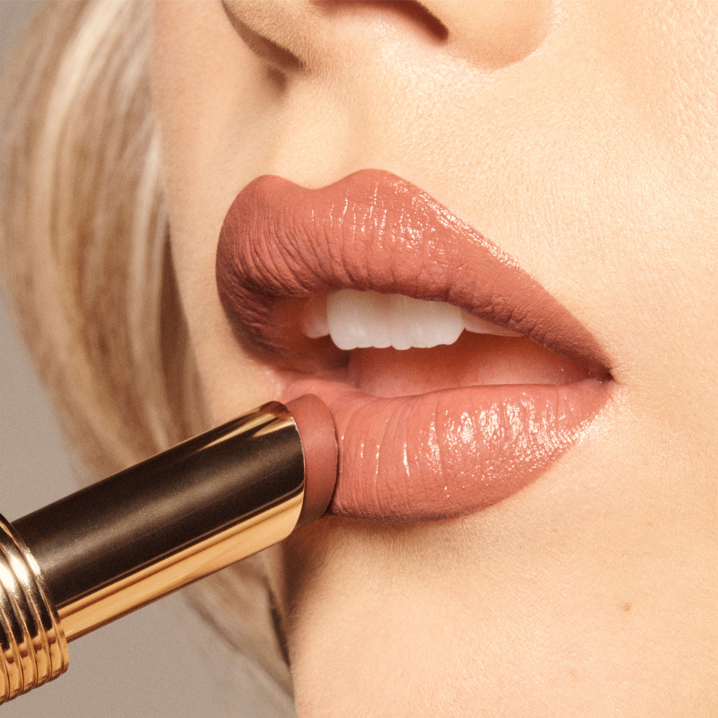 Lip Dew Original | Moisturising Gold & Clear Lip Gloss | VIEVE